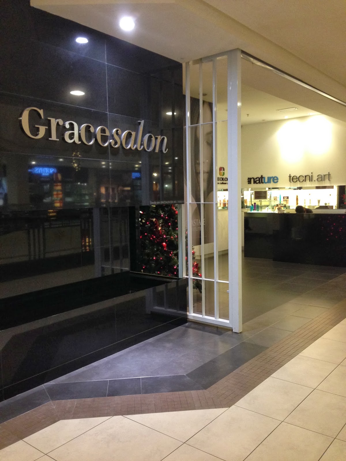 Grace Salon @ Bangsar Village II / Reflection of Sanity